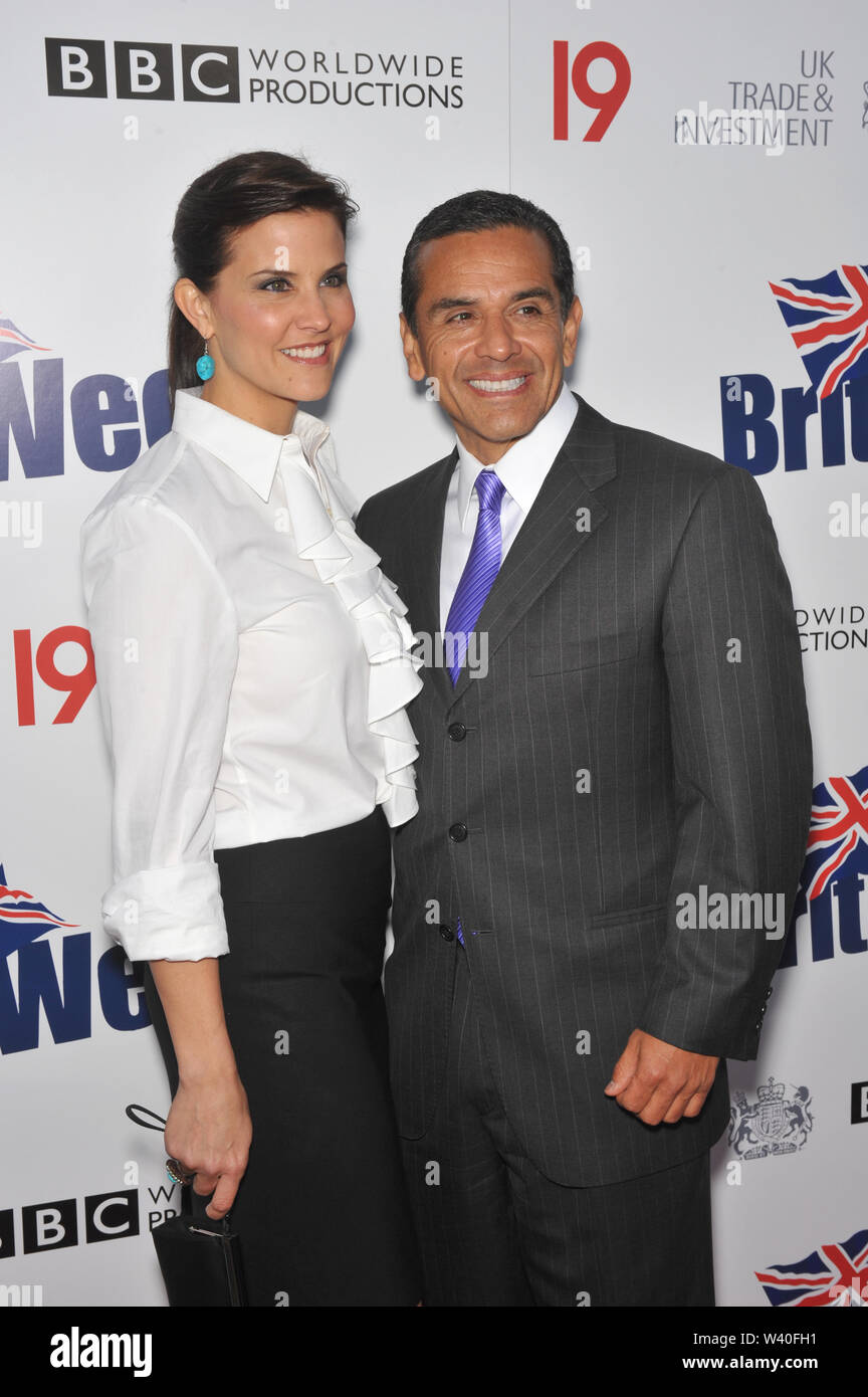LOS ANGELES, CA. April 20, 2010: Los Angeles Mayor Antonio Villaraigosa ...