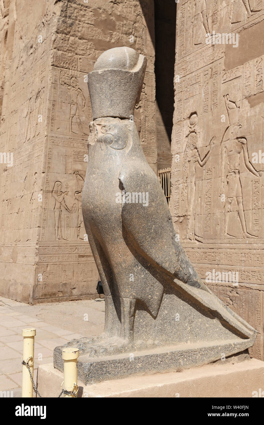 Horus Statue in Edfu Temple, Edfu Town, Egypt Stock Photo - Alamy