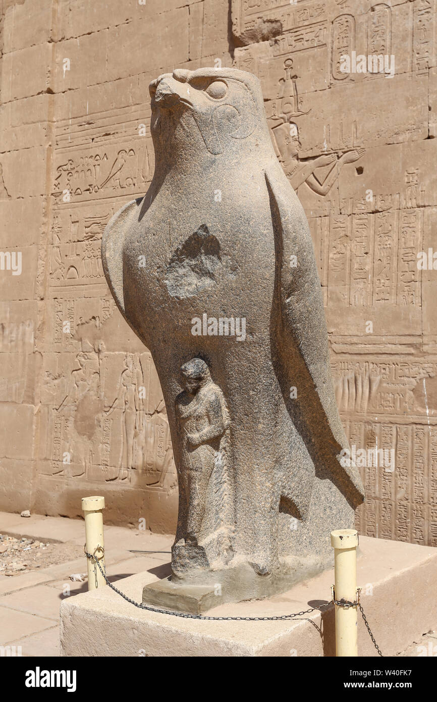 Horus Statue in Edfu Temple, Edfu Town, Egypt Stock Photo - Alamy