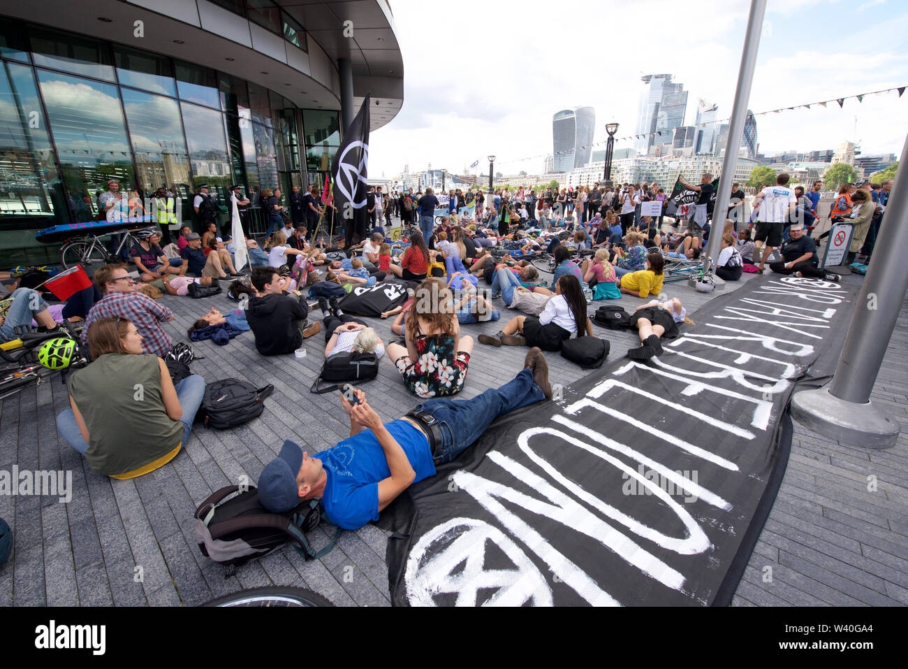 Live action building hi-res stock photography and images - Alamy