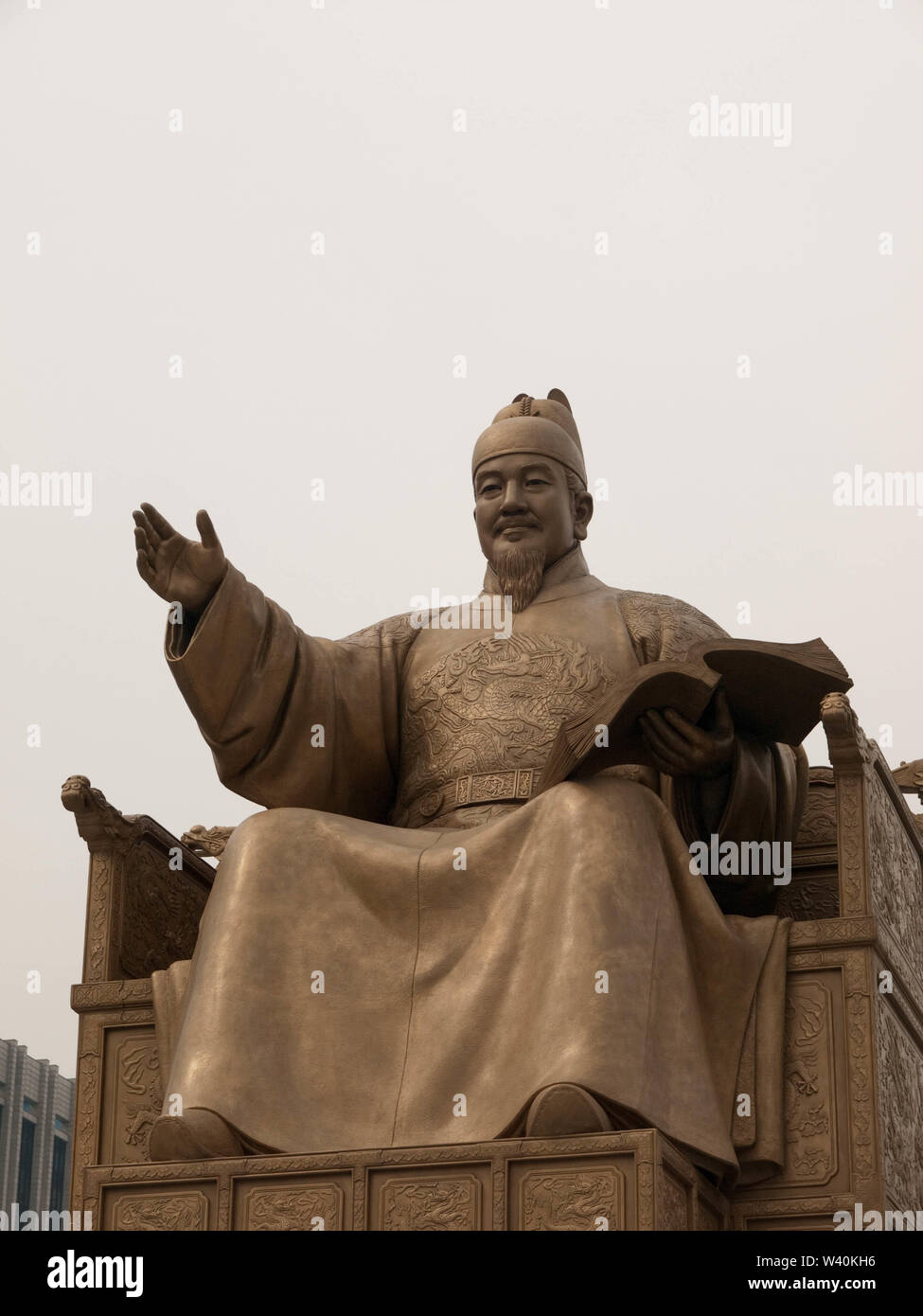 The ceremonial statue of the ancient Korean great king, Sejong in ...