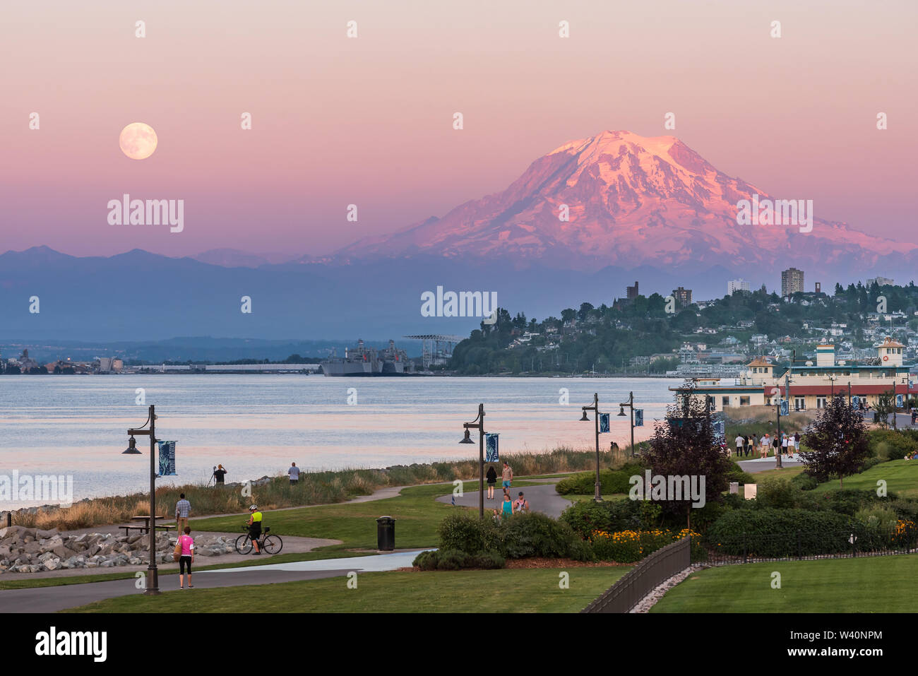 Mt Rainier Hovers Over Downtown Tacoma and Commencement Bay as Seen ...