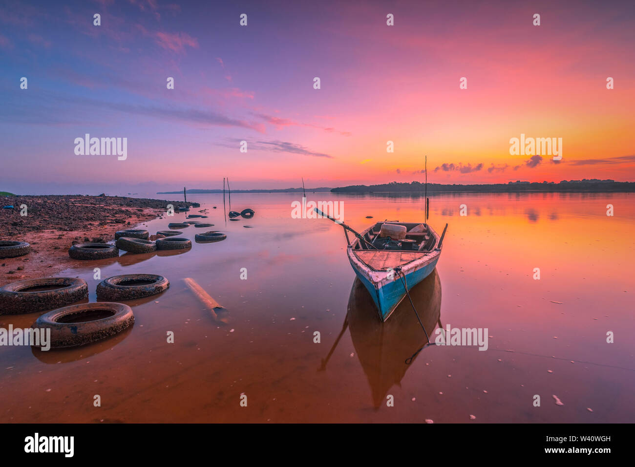 Early morning full color hi-res stock photography and images - Alamy