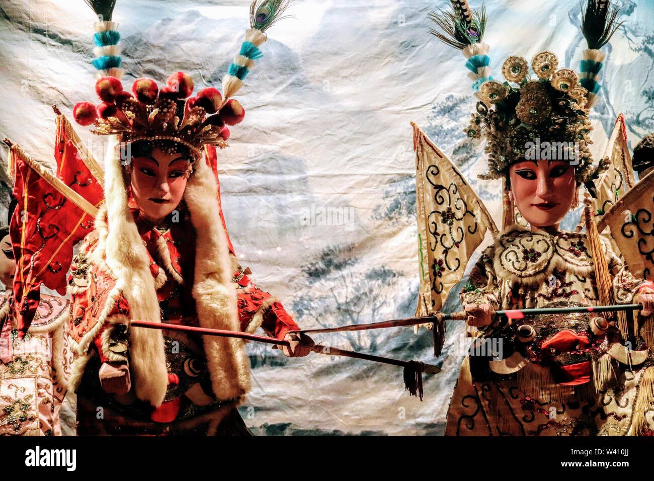 China chinese dolls hi-res stock photography and images - Alamy