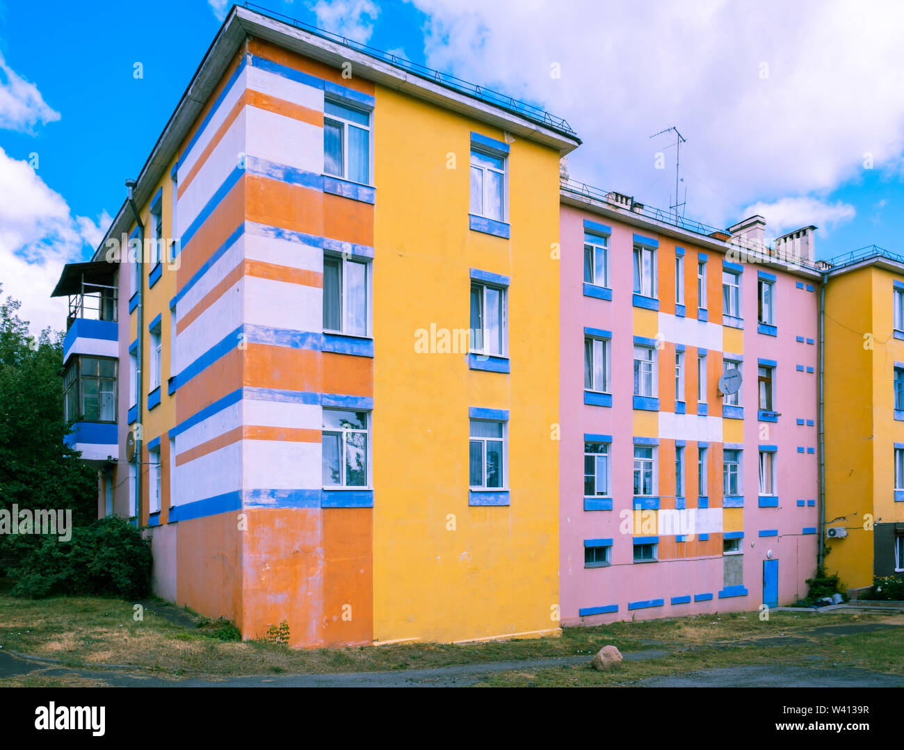 4 storey building hi-res stock photography and images - Alamy
