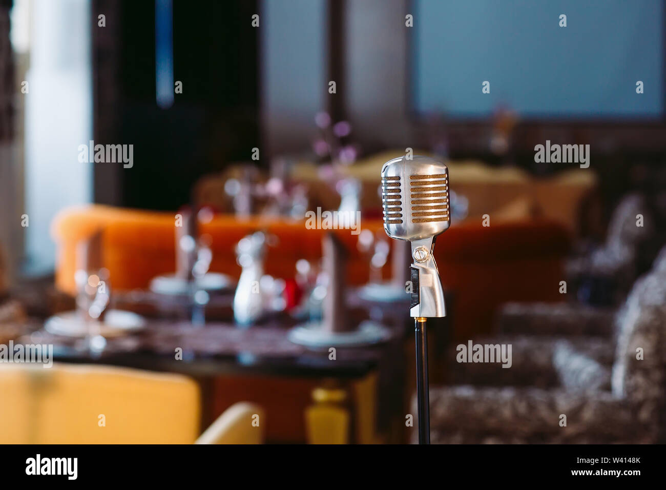 Old Style Radio Microphone High Resolution Stock Photography and Images ...