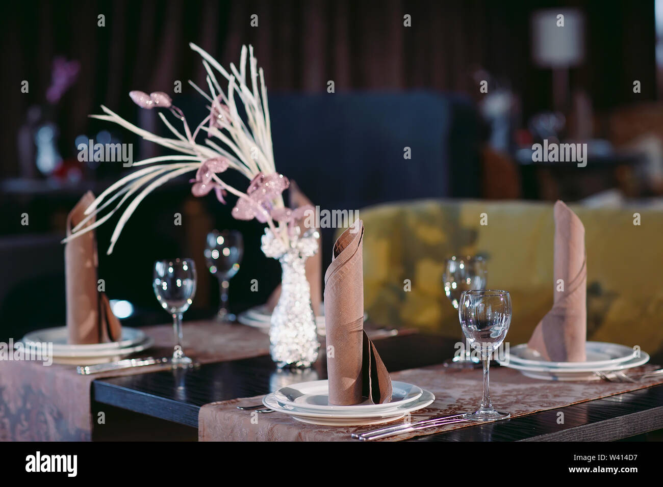 Table set. Restaurant table service on the black table Stock Photo - Alamy