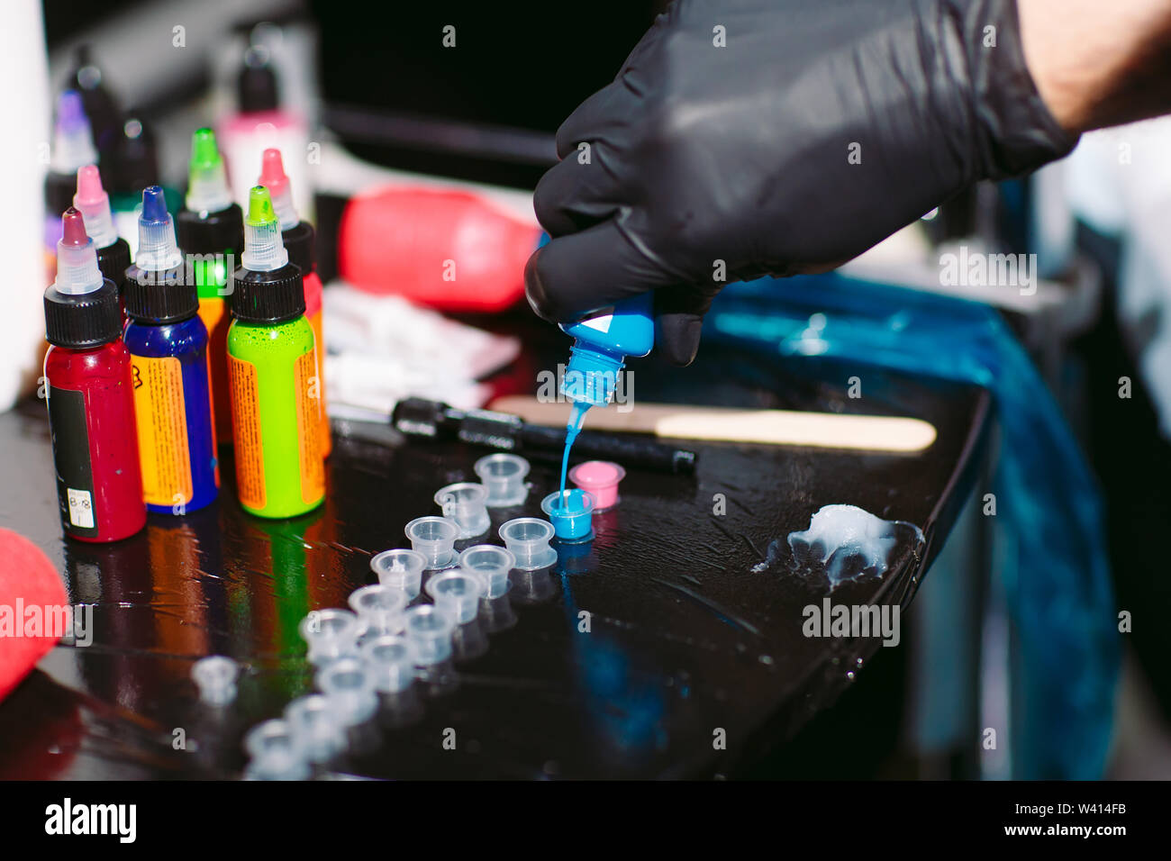 Body art and adornment hi-res stock photography and images - Alamy