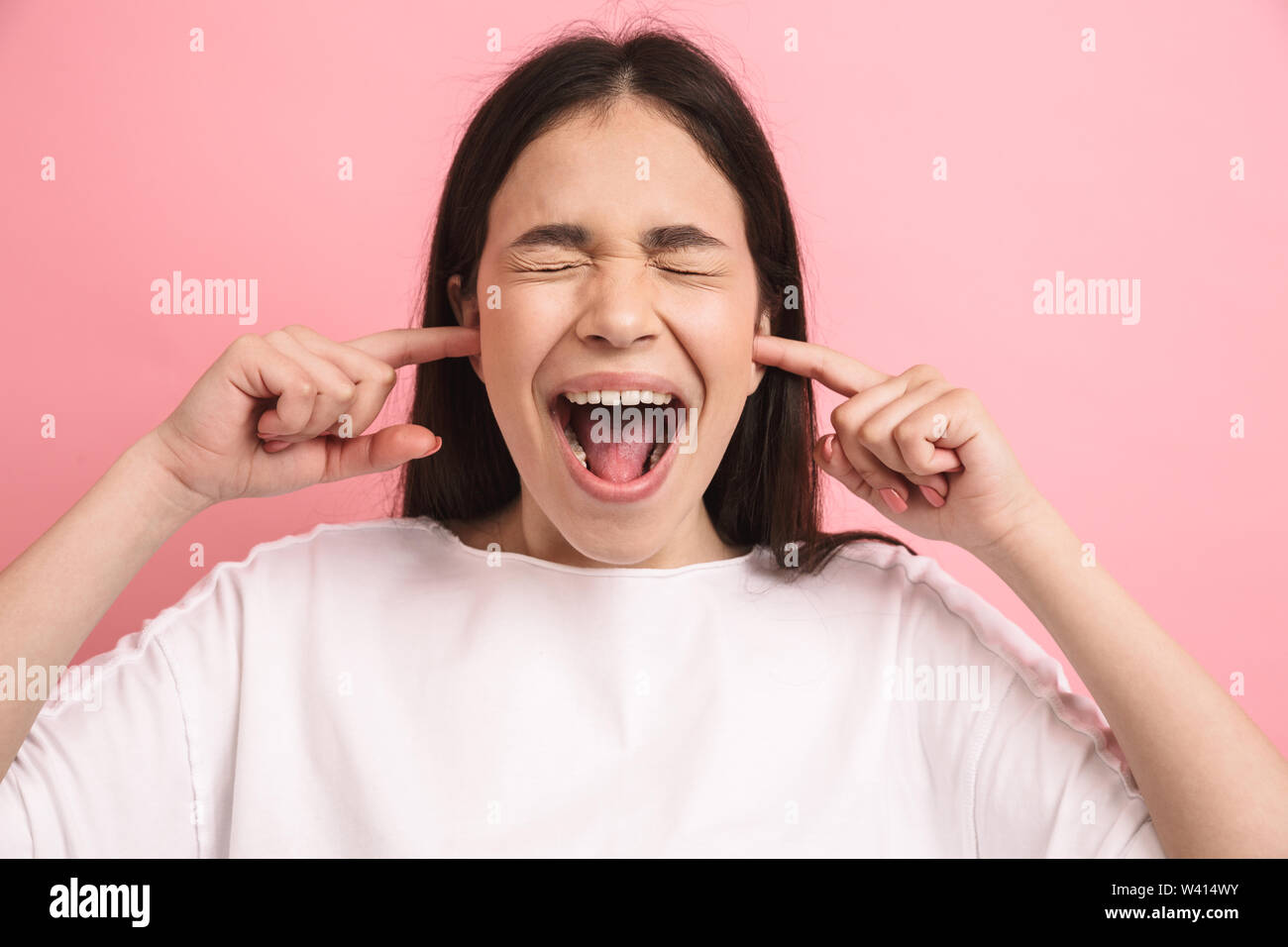 Scared teenager hi-res stock photography and images - Alamy