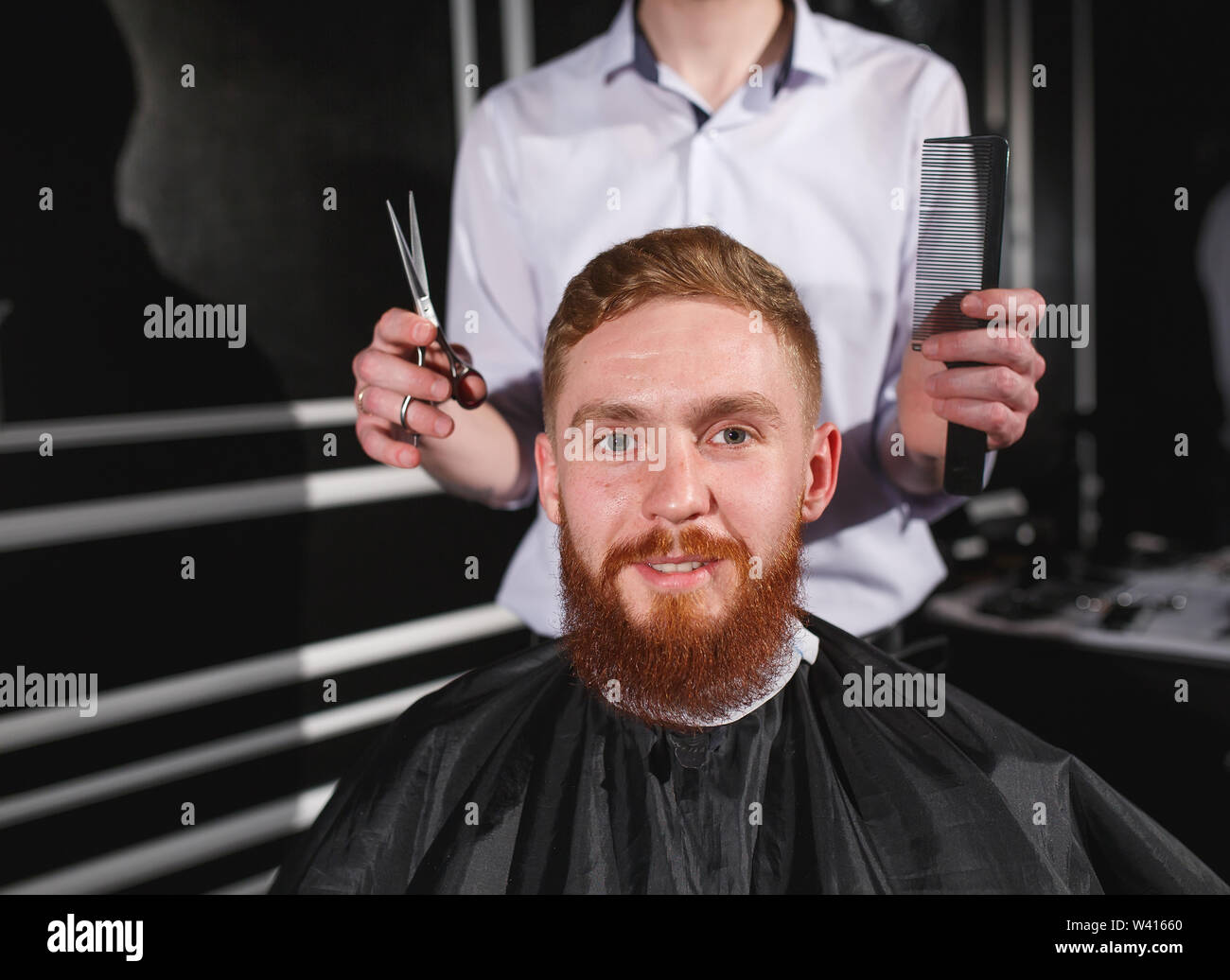 Visiting the barber hi-res stock photography and images - Alamy