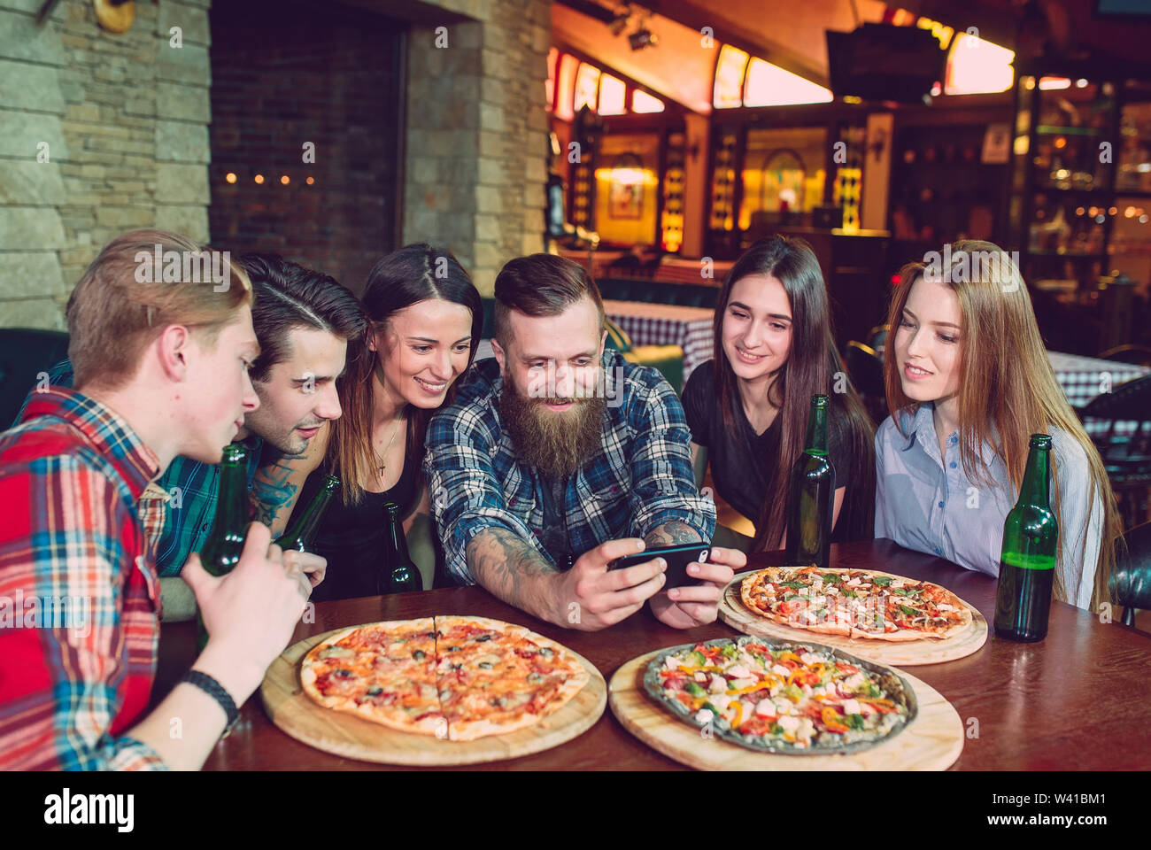 Use Mobile Phone Selfie Photo Group Friends Stock Photo - Alamy