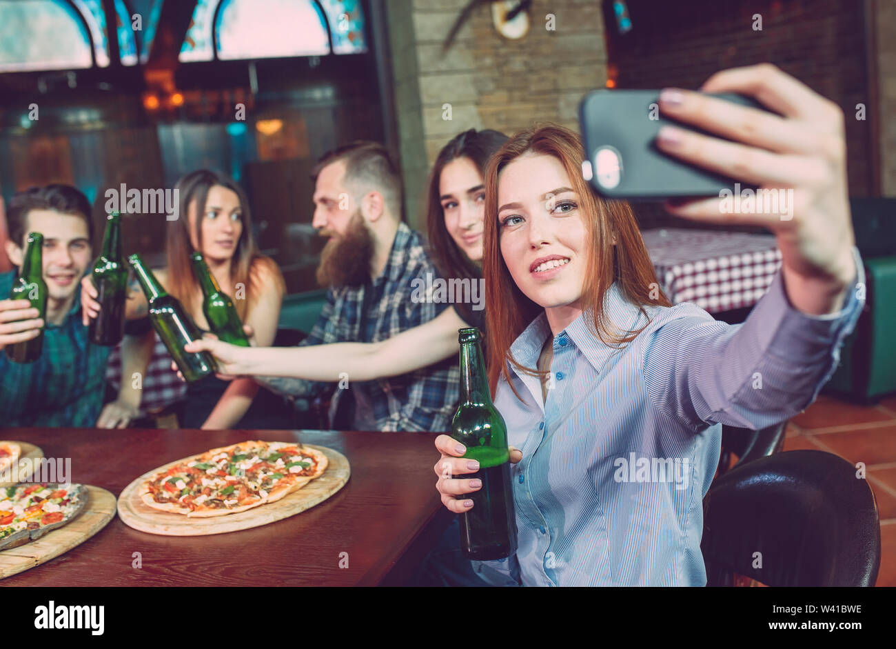 Use Mobile Phone Selfie Photo Group Friends Stock Photo - Alamy