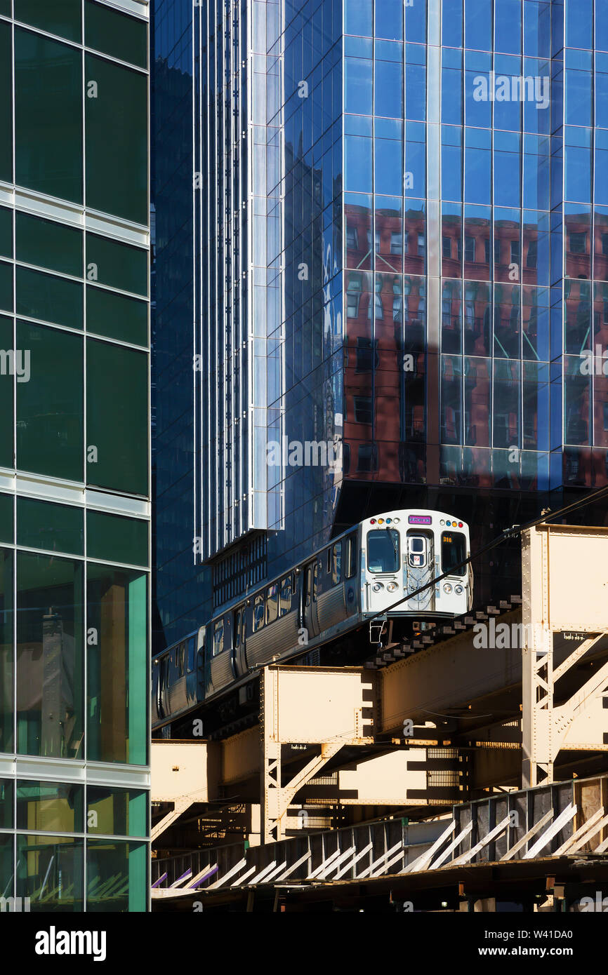 Chicago elevated railway hi-res stock photography and images - Alamy
