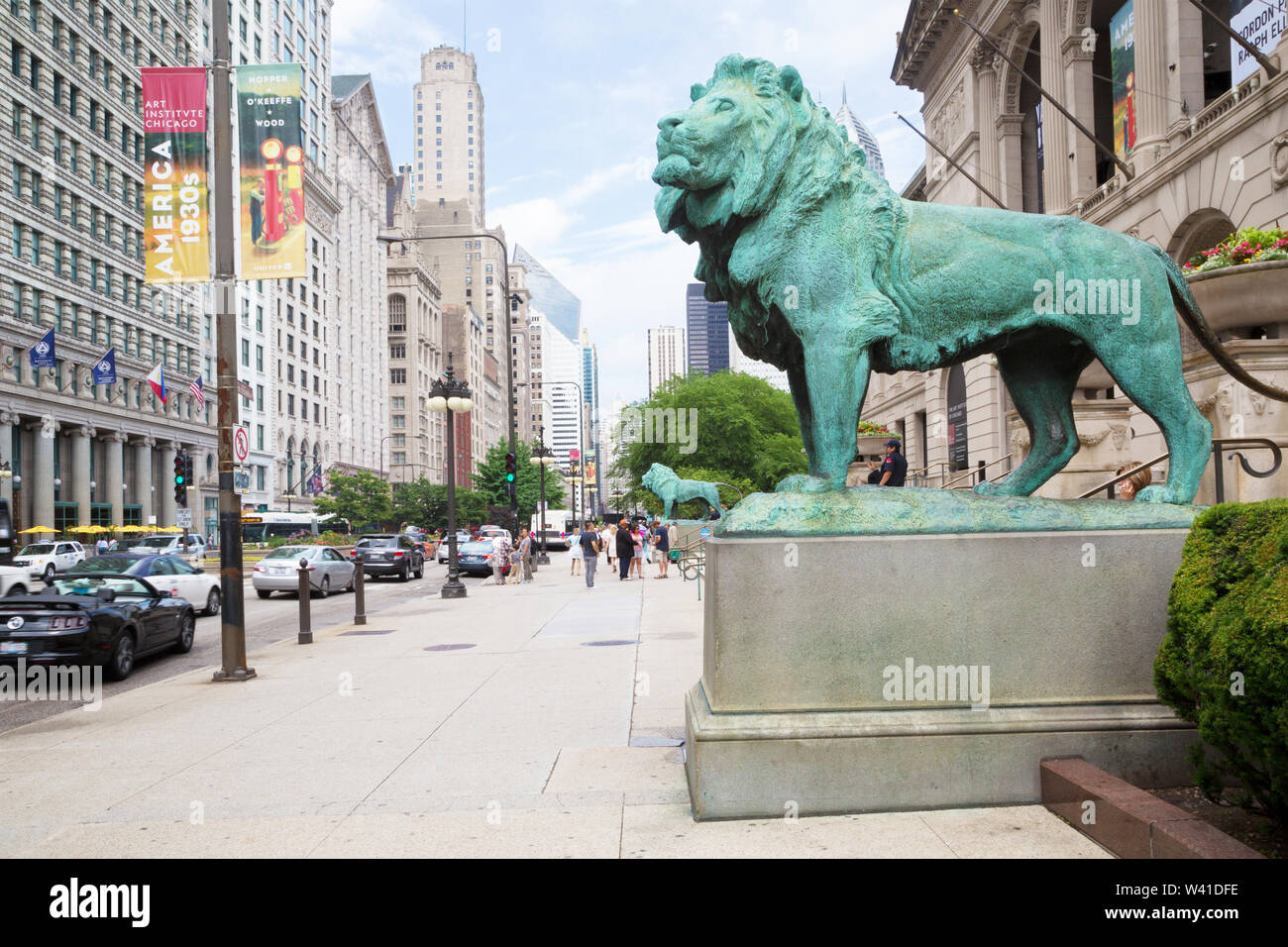 Lions in front of the Art Institute, Chicago Stock Photo - Alamy