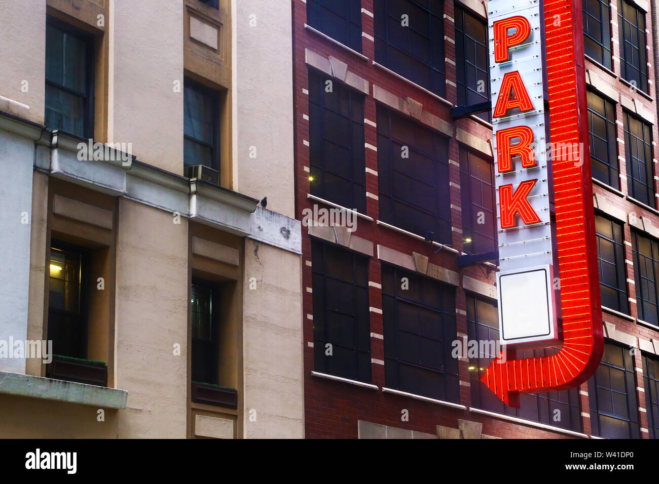 Red car parking in manhattan hi-res stock photography and images - Alamy