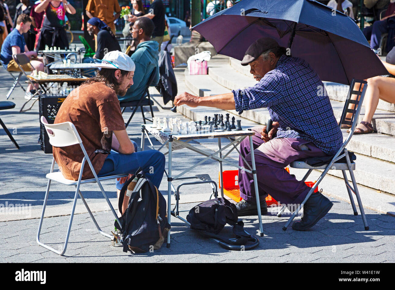 Outdoor chess table hi-res stock photography and images - Alamy