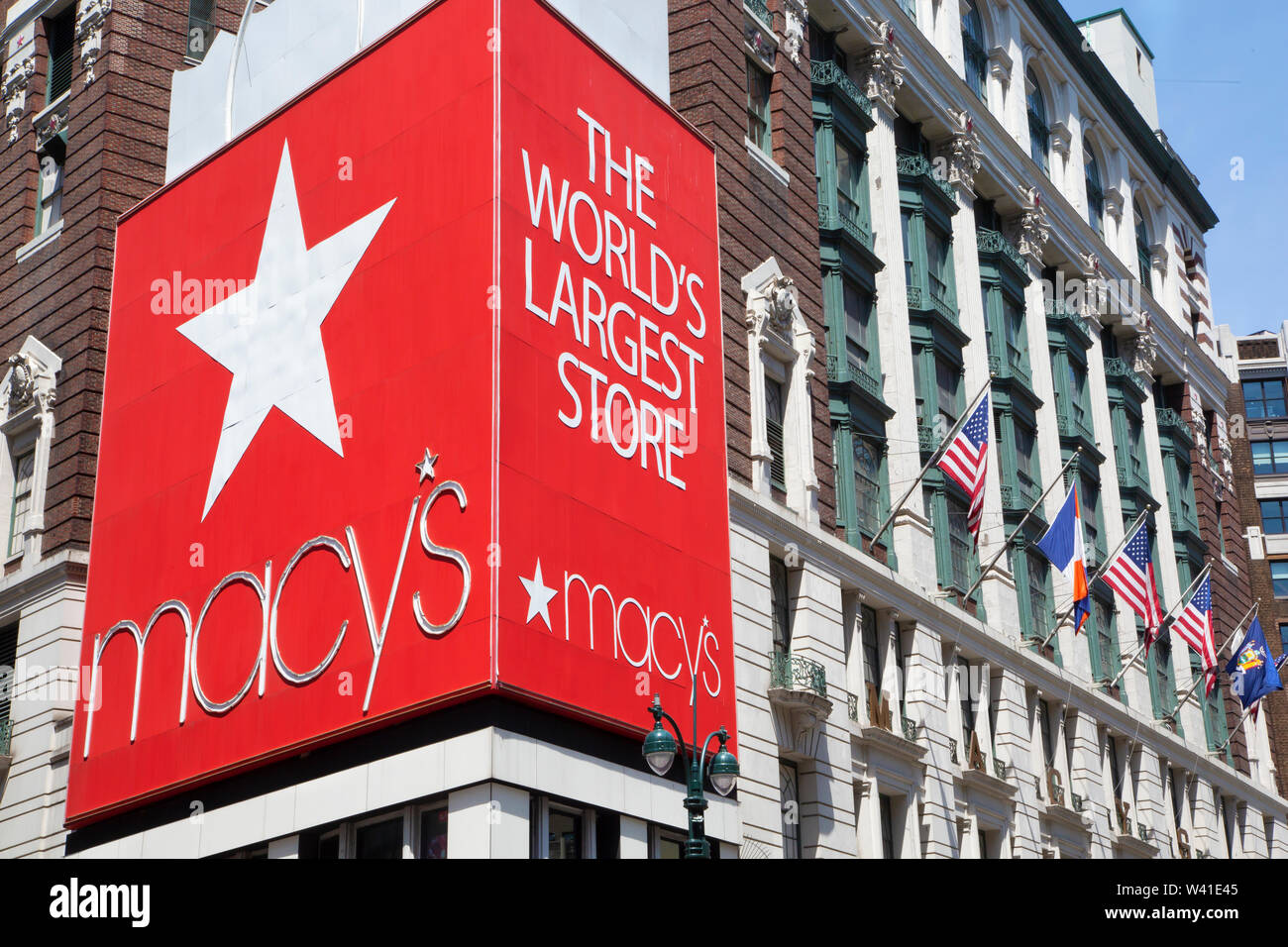 Macy's new york sign hi-res stock photography and images - Alamy