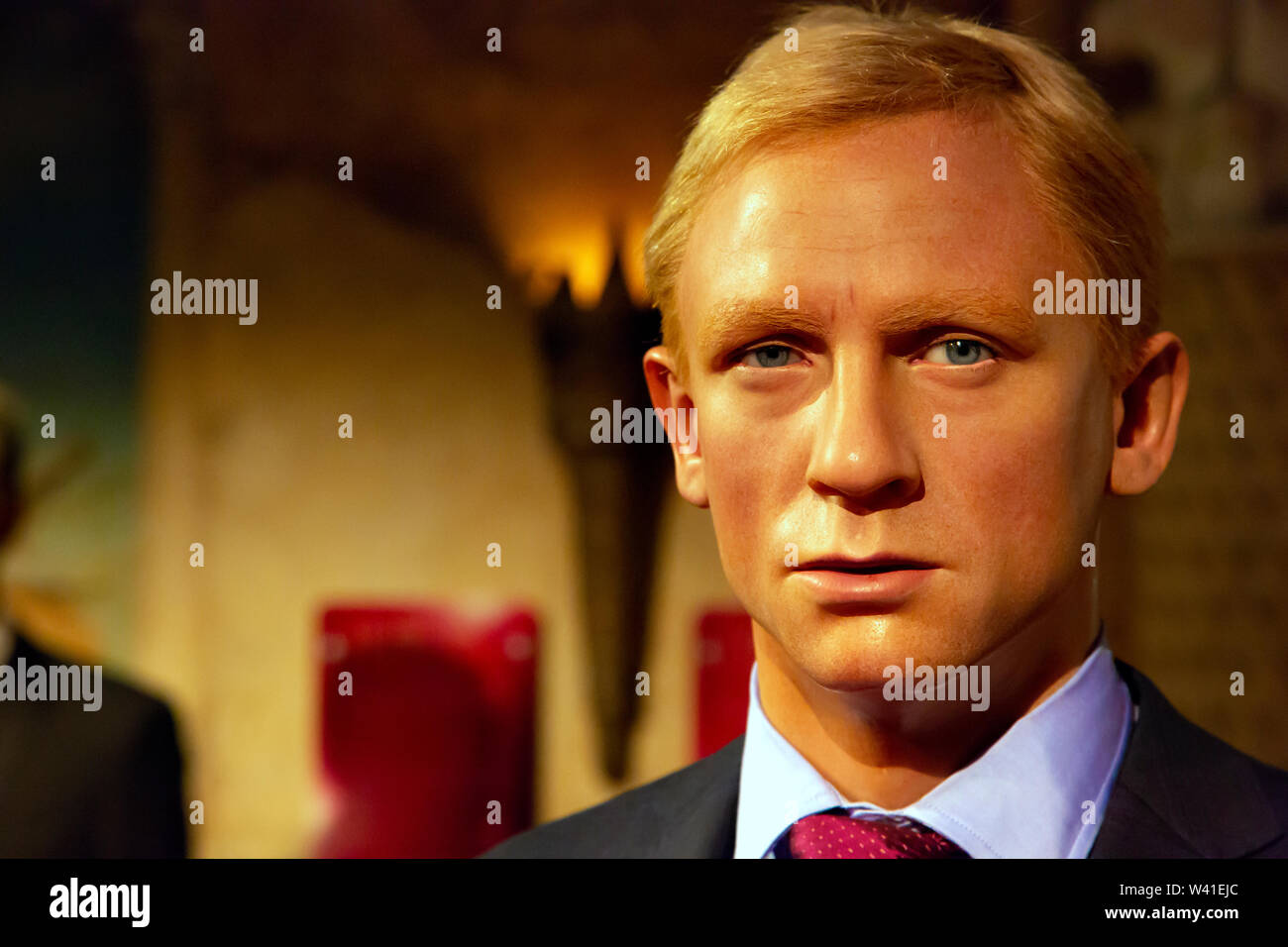 James bond daniel craig hi-res stock photography and images - Alamy