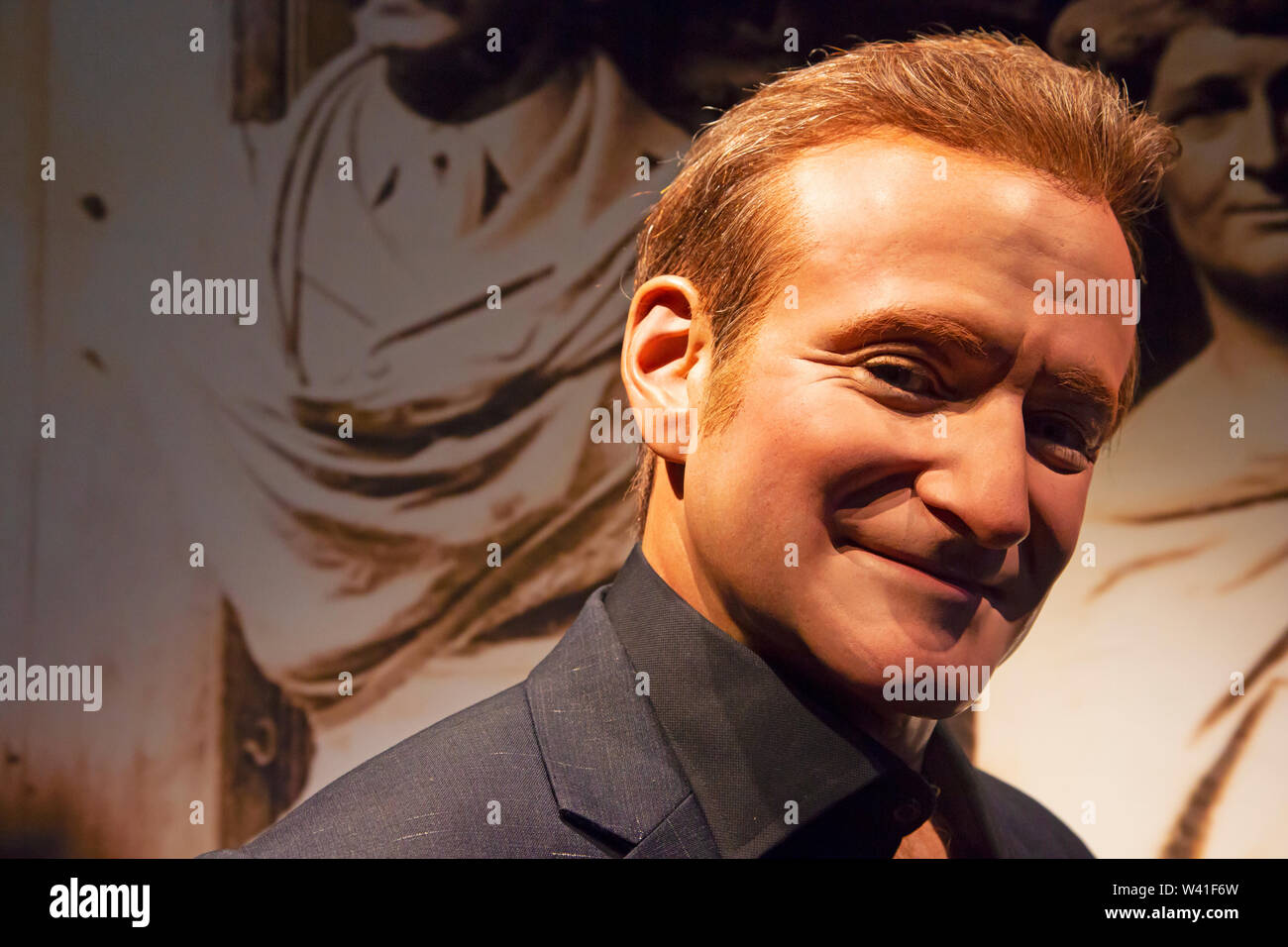 Robin williams wax figure hi-res stock photography and images - Alamy