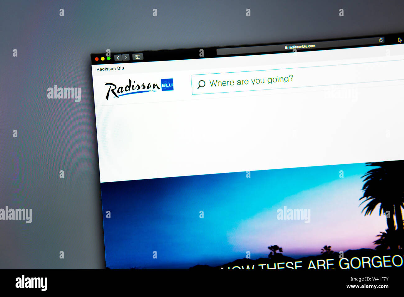 Radisson logo hi-res stock photography and images - Alamy