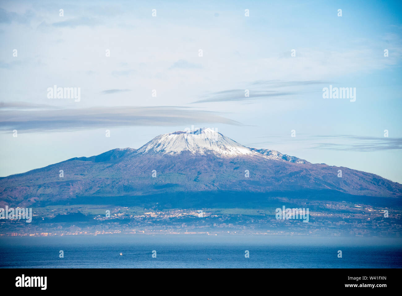 Sorrento and view of vesuvius hi-res stock photography and images - Alamy