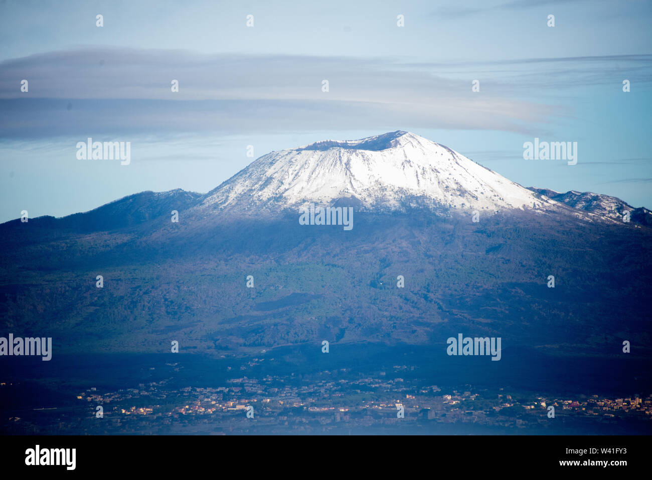 View mount vesuvius from sorrento hi-res stock photography and images ...