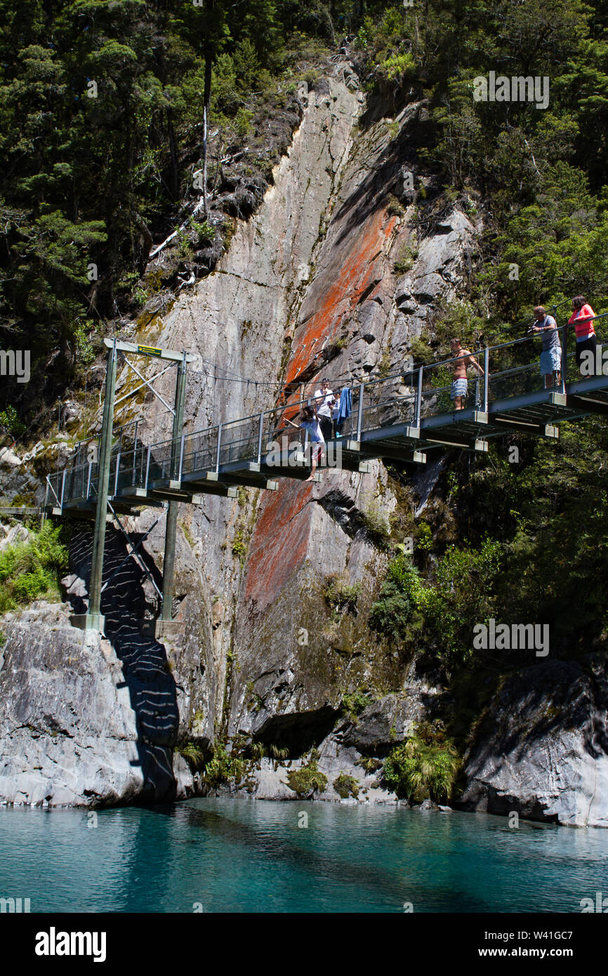 Splash bridge hi-res stock photography and images - Alamy