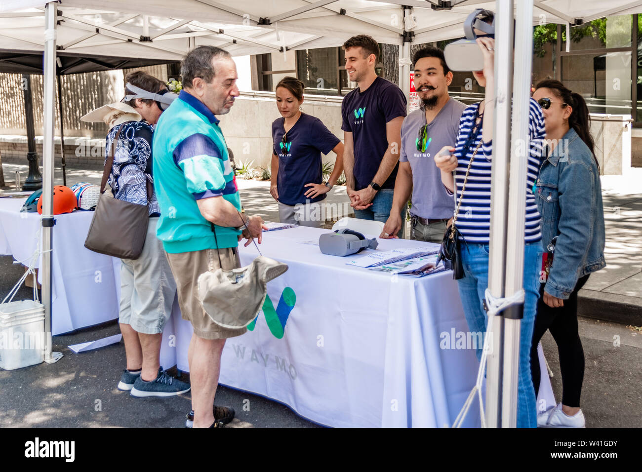 Technology showcase hi-res stock photography and images - Alamy