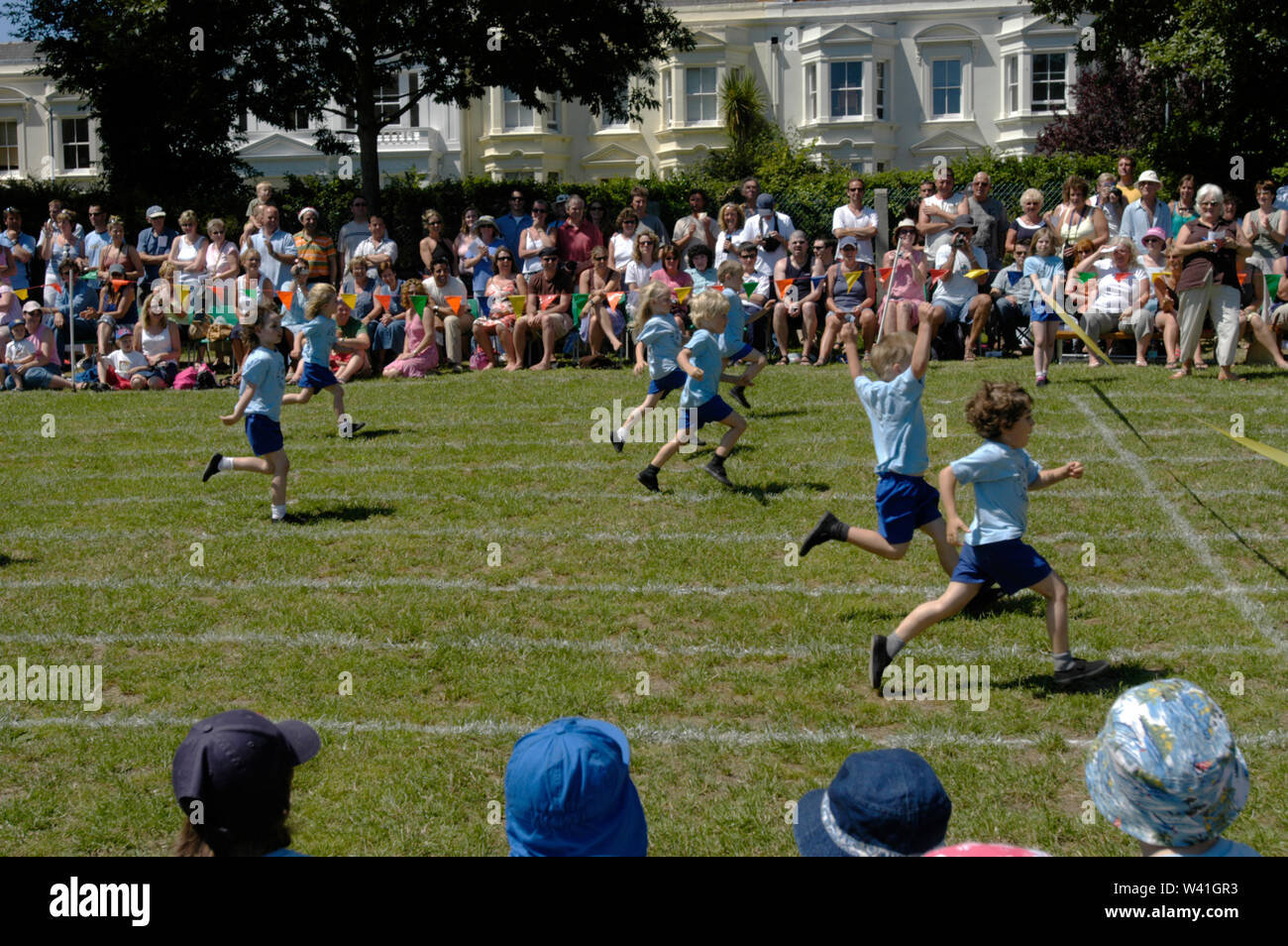 Childrens school race Stock Photo - Alamy