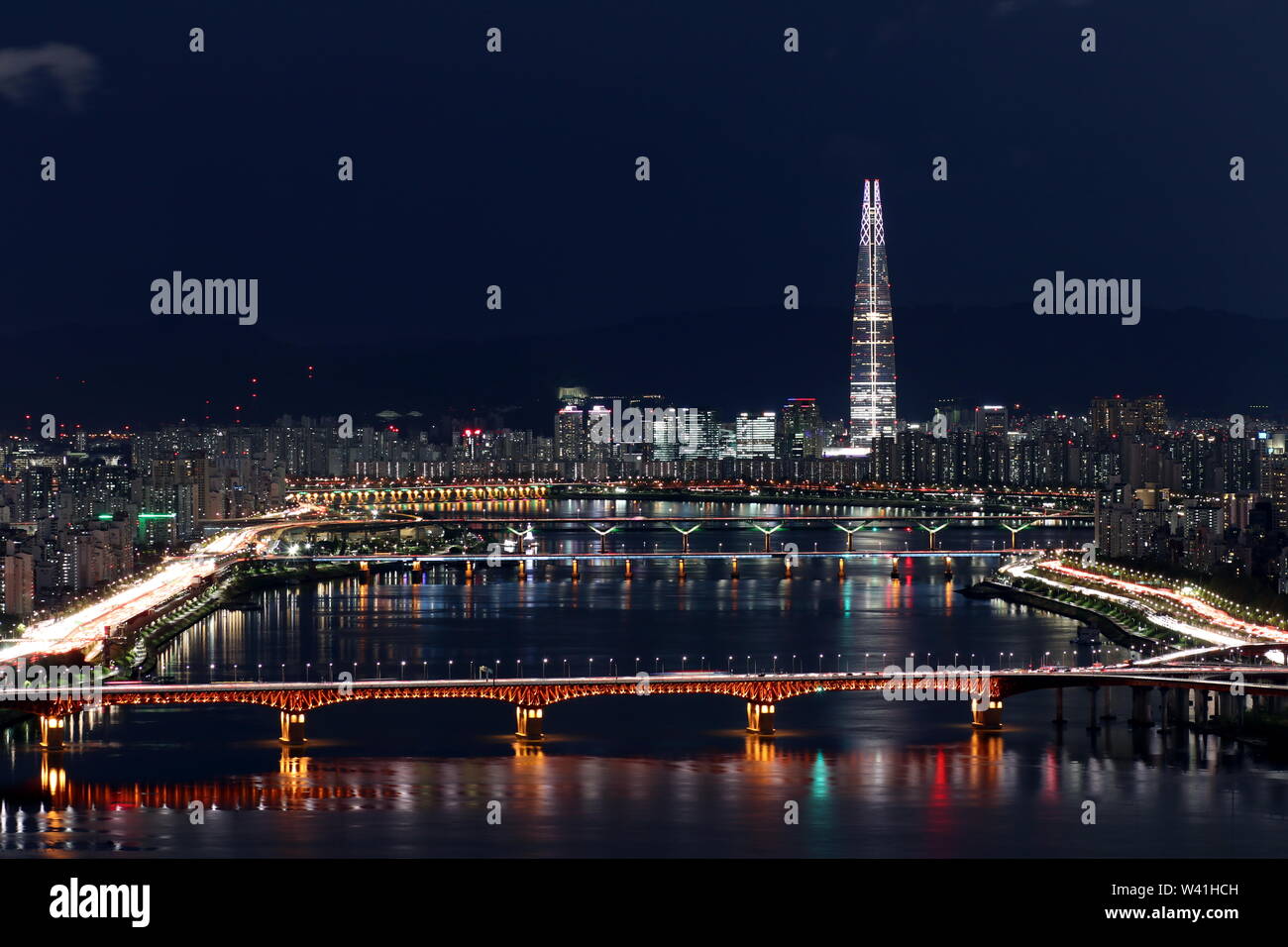 Seúl rascacielos hi-res stock photography and images - Alamy