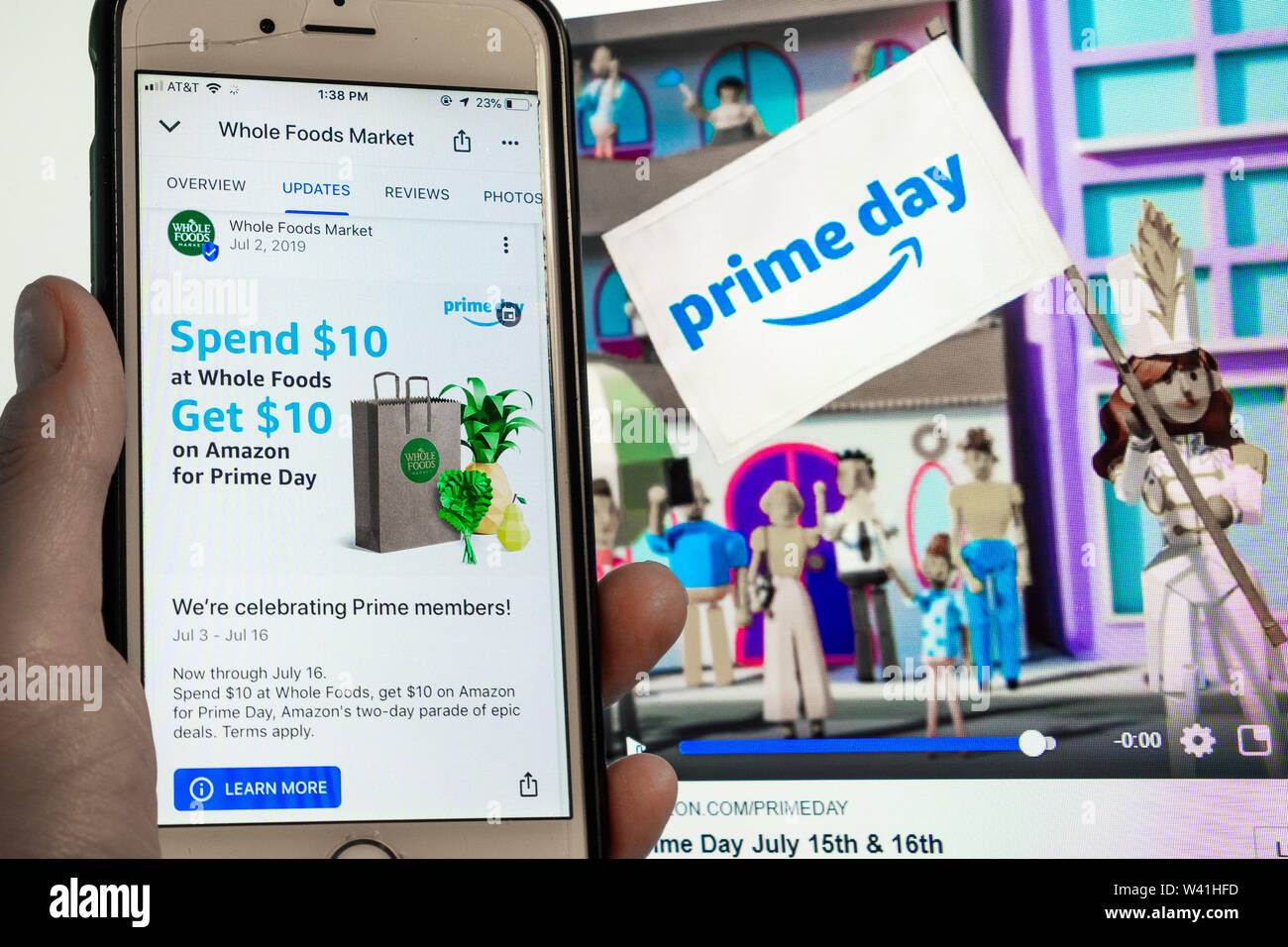 Amazon prime day hi-res stock photography and images - Alamy