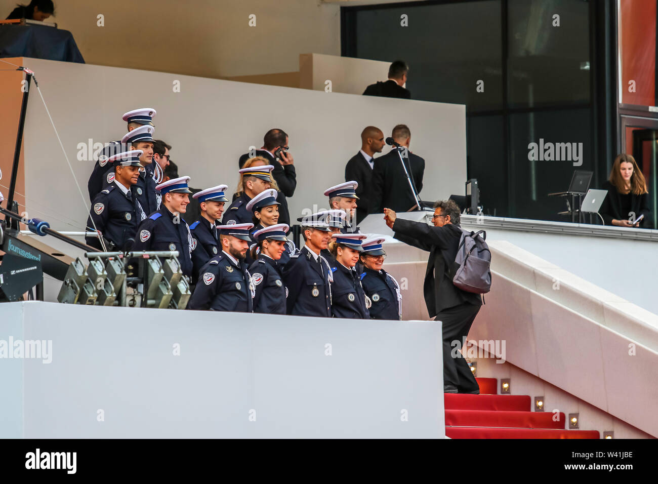 72e Festival de Cannes - May 19, 2019 - 6pm - Public, Croisette, stars ...