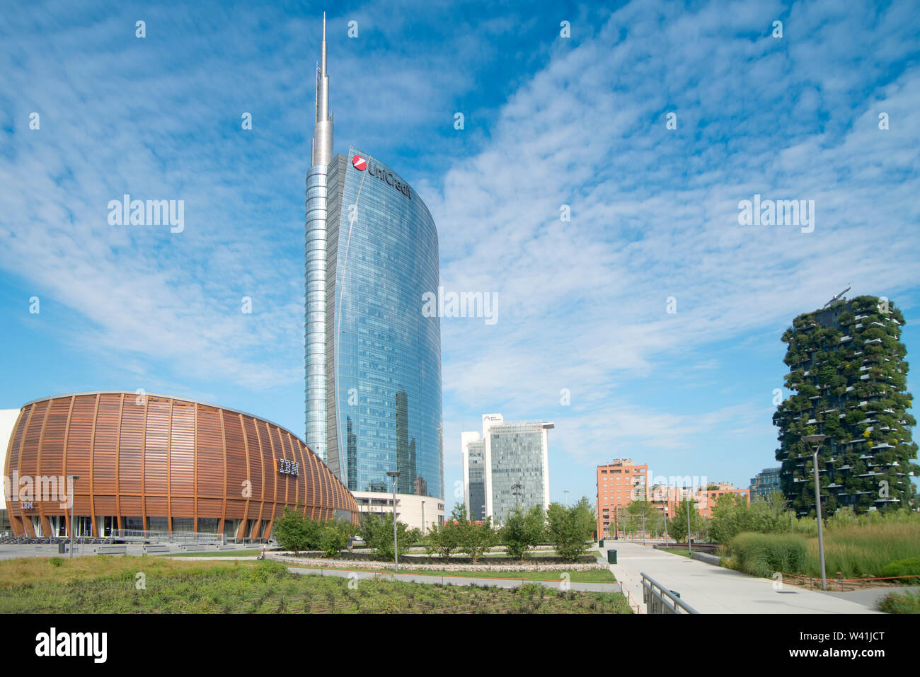 Italy, Lombardy, Milan, Left Unicredit Tower Right Bosco Verticale ...