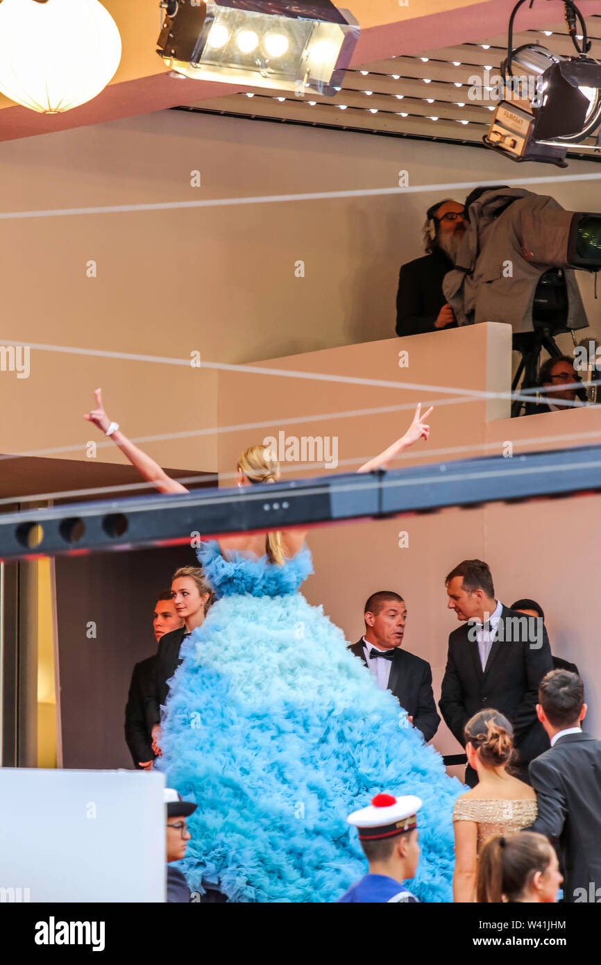 72e Festival de Cannes - May 19, 2019 - 6pm - Public, Croisette, stars ...