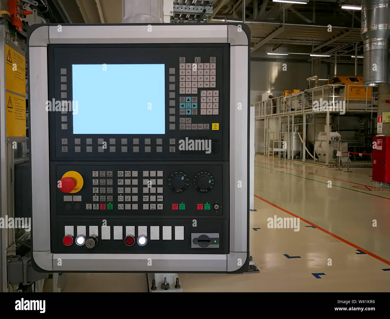 Milling machine worker screen hi-res stock photography and images - Alamy