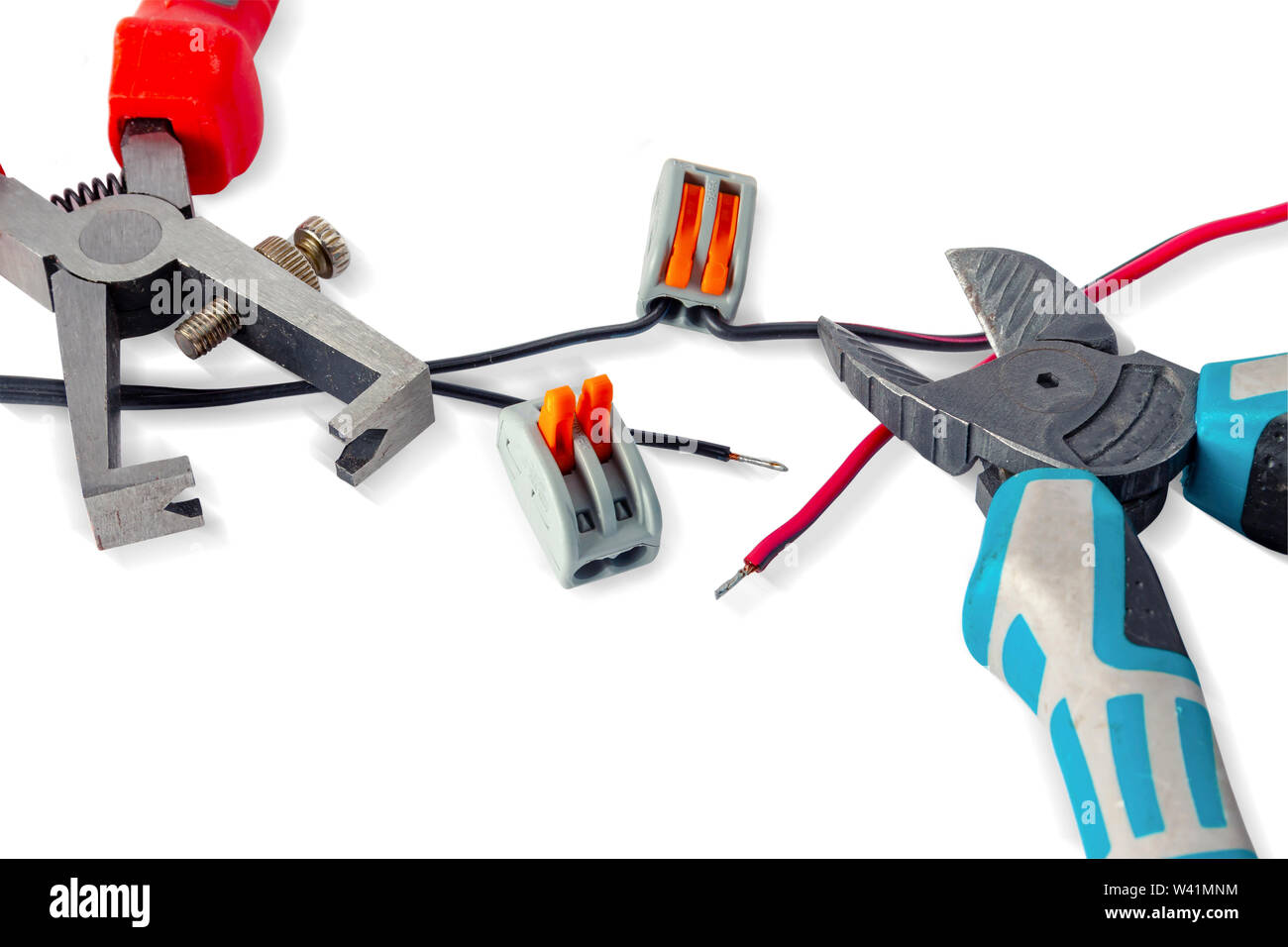 Components for use in electrical installations. Cut pliers, connectors ...