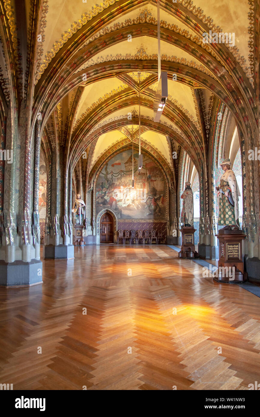 Long corridor history hi-res stock photography and images - Alamy