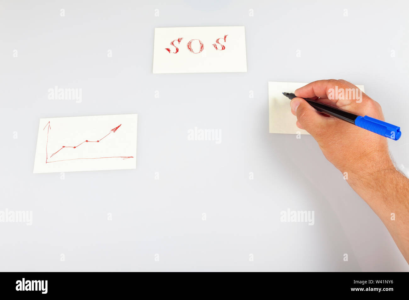 Blank label pen hand hi-res stock photography and images - Alamy