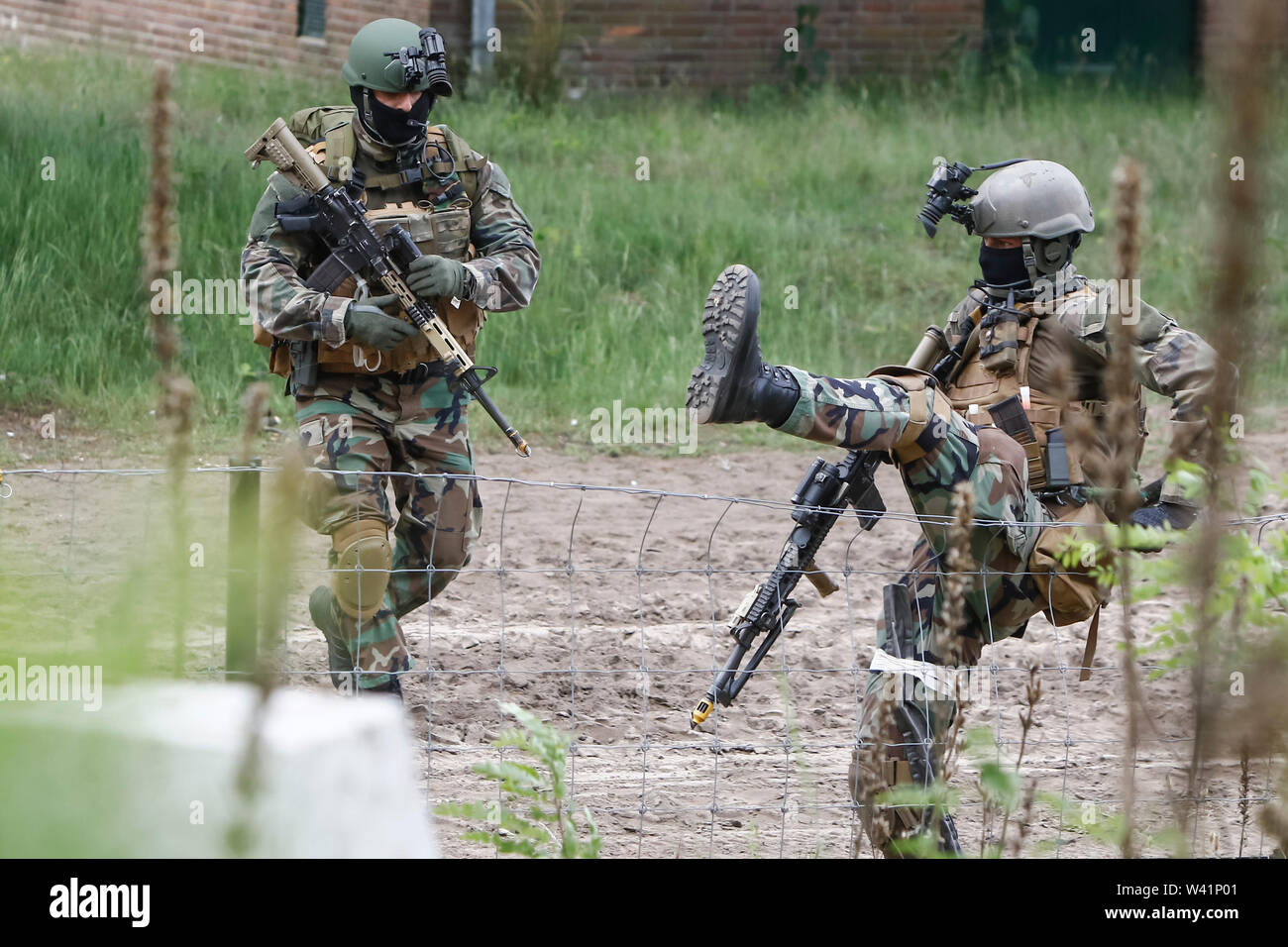 Dutch army hi-res stock photography and images - Alamy