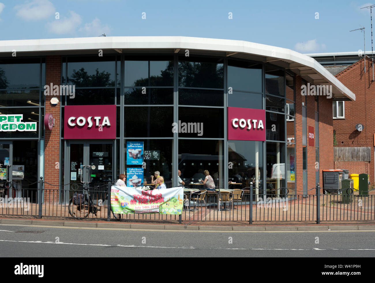 Costa coffee shop, Bedworth, Warwickshire, England, UK Stock Photo - Alamy