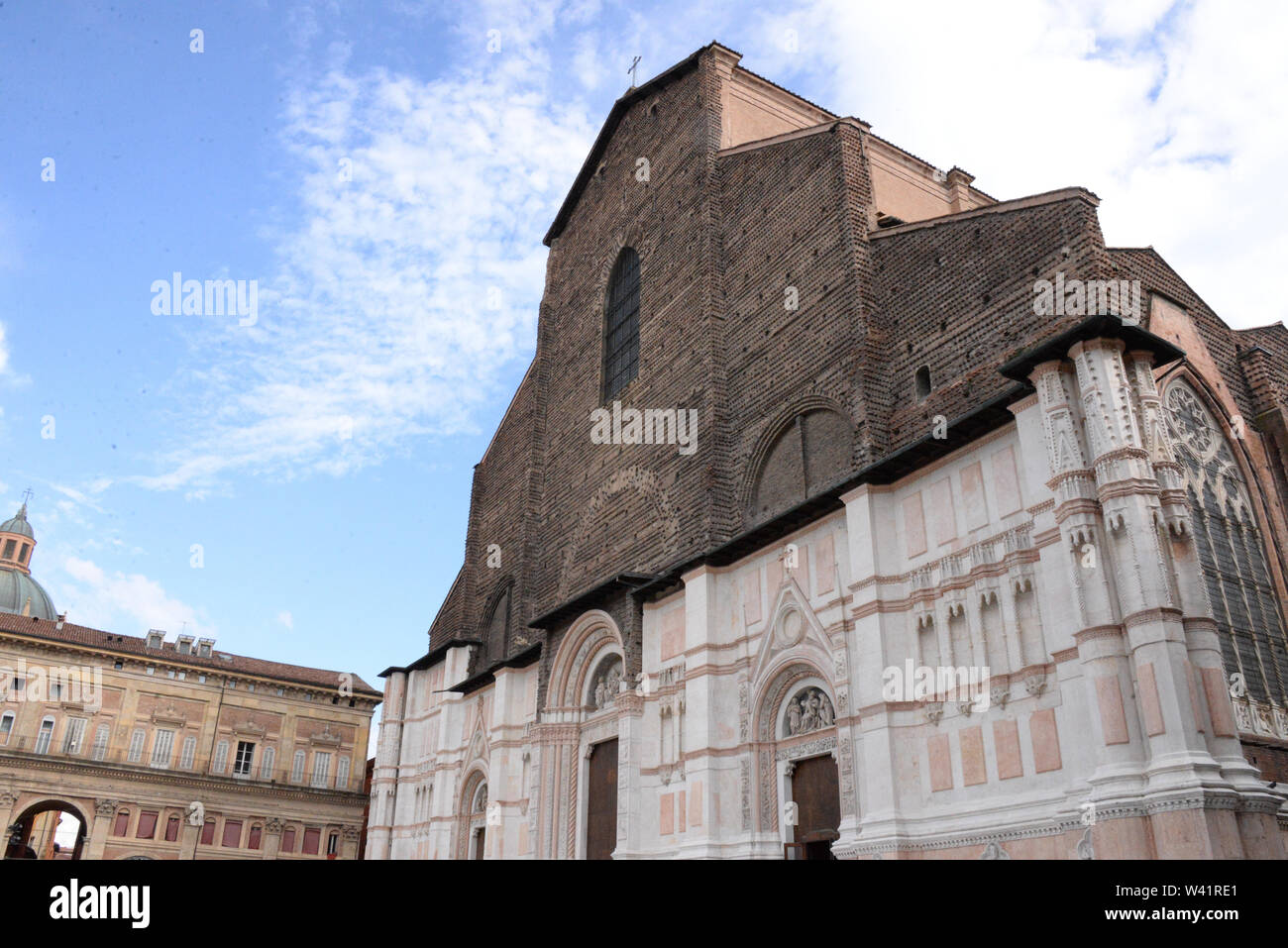 Saint petronius cathedral hi-res stock photography and images - Alamy