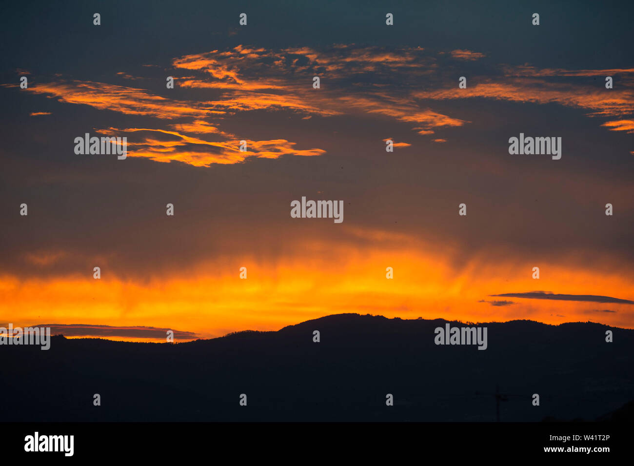 Tuscan sunsets hi-res stock photography and images - Alamy