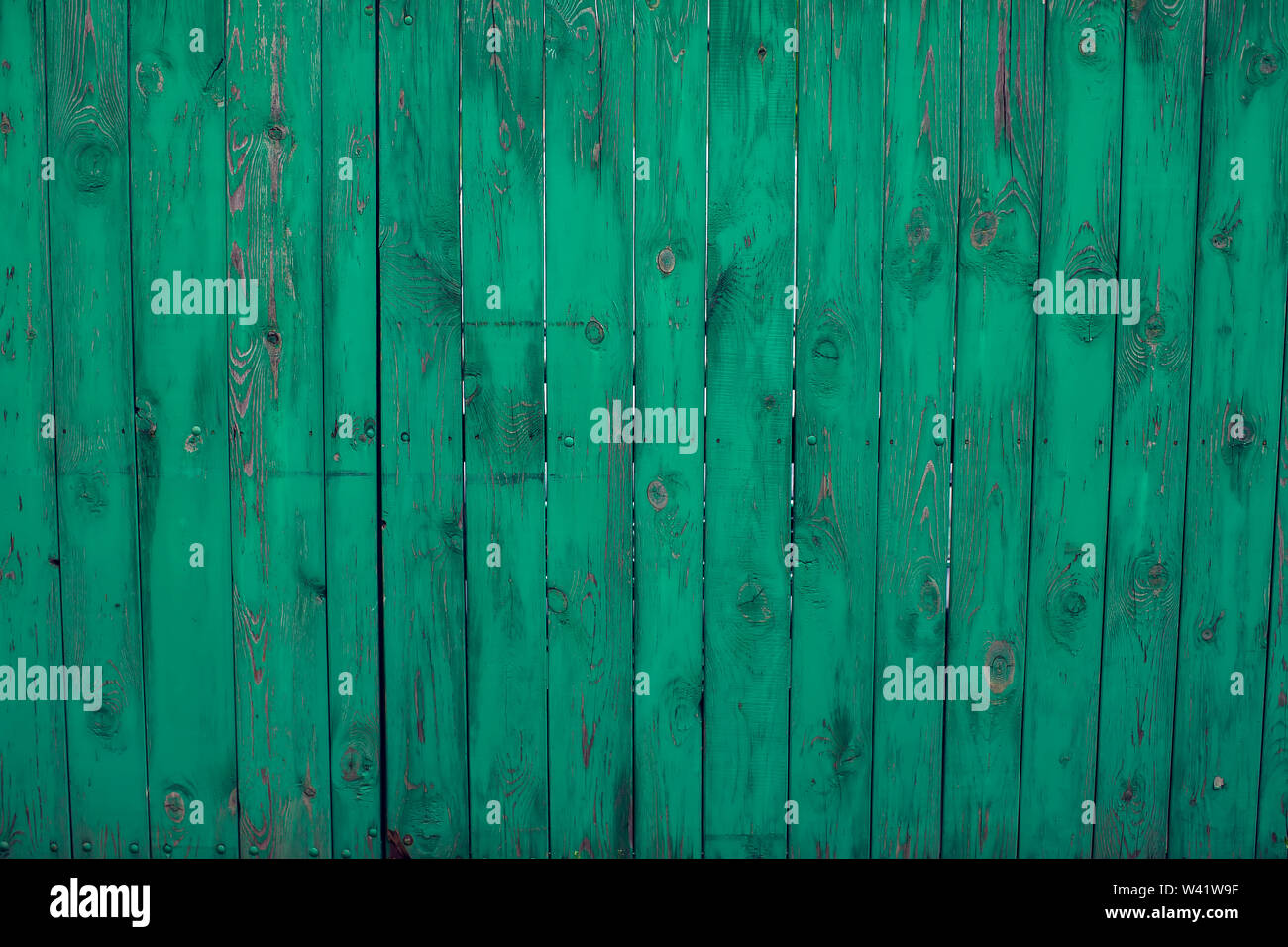 Green old wood vertical wall background or texture Stock Photo - Alamy
