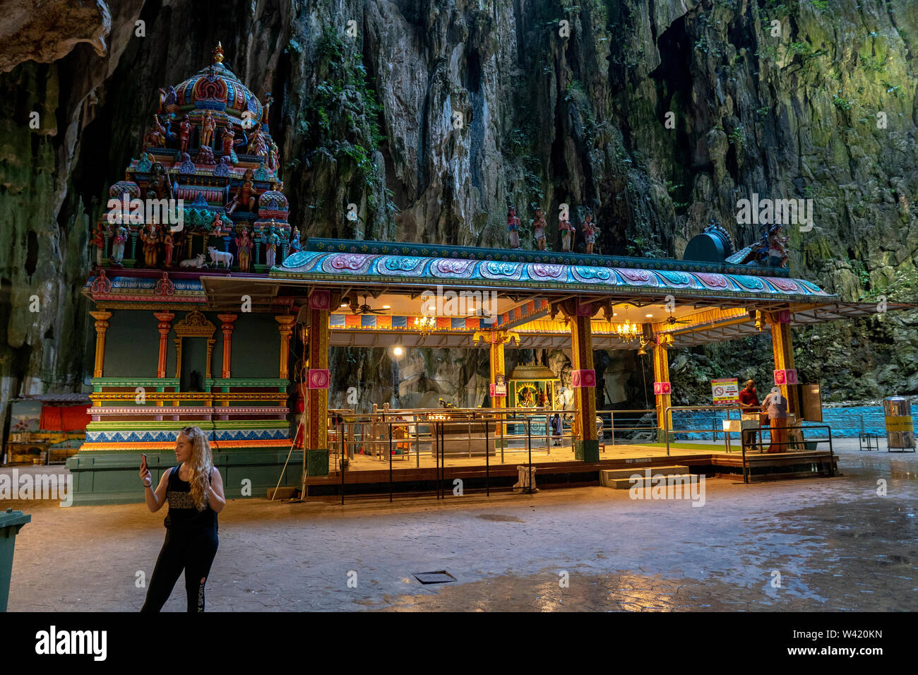 Batu Caves Kuala Lumpur / Malaysia : Hindu temple and interior inside ...