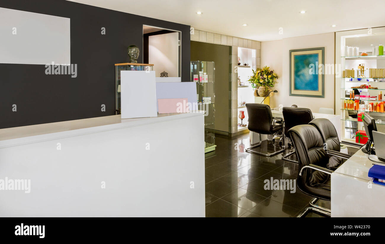 Fancy hair salon interior hi-res stock photography and images - Alamy