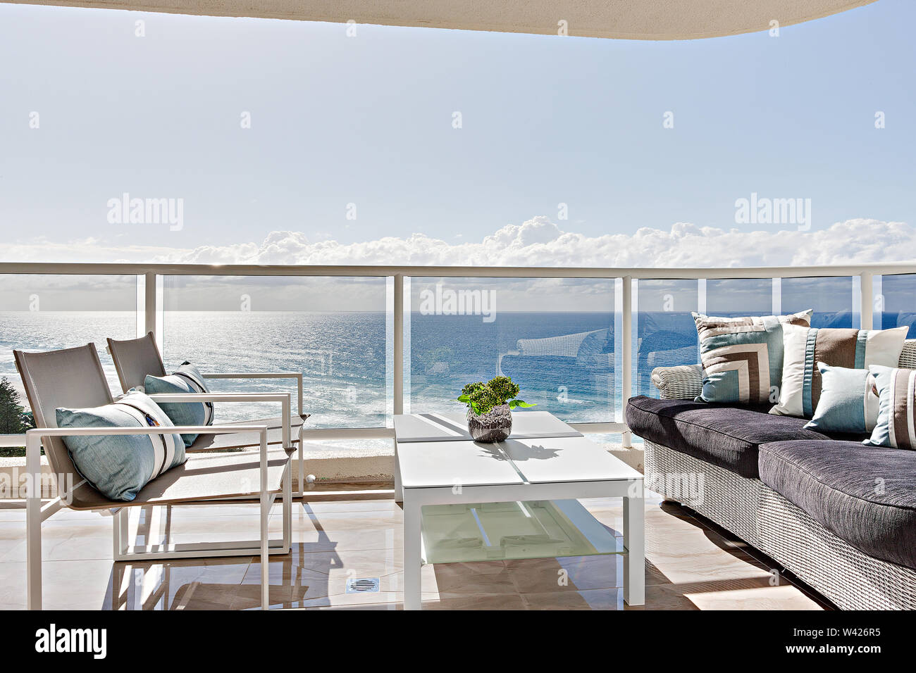 Hotel balcony ocean sofa hi-res stock photography and images - Alamy