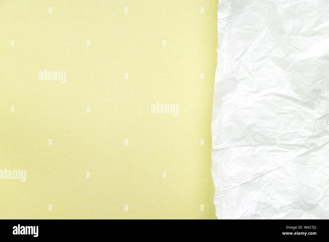 Half crumpled paper texture hi-res stock photography and images - Alamy