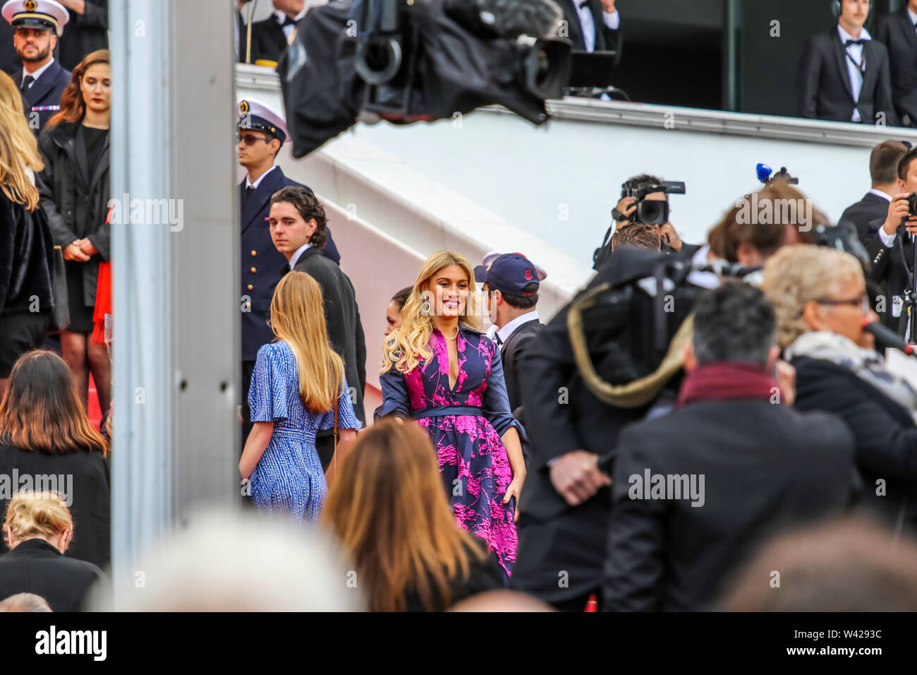 72e Festival de Cannes - May 19, 2019 - 6pm - Public, Croisette, stars ...