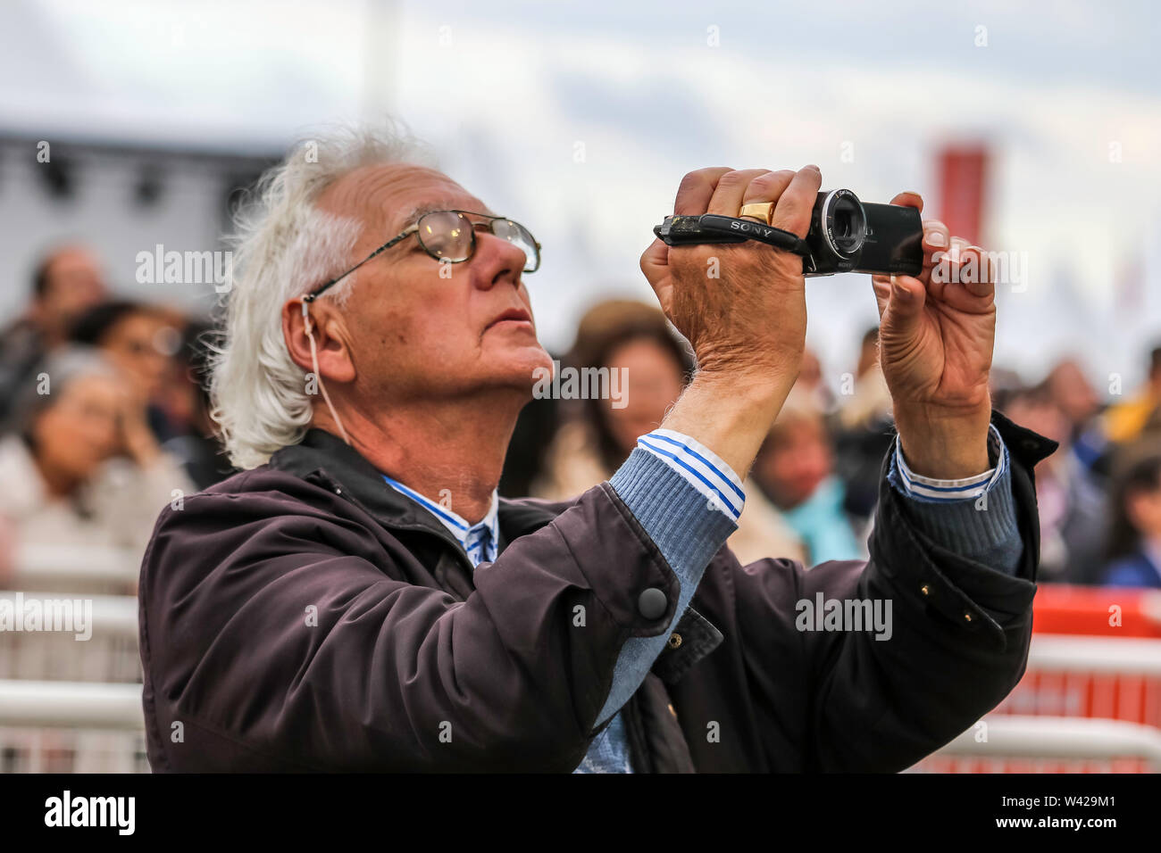 72e Festival de Cannes - May 19, 2019 - 6pm - Public, Croisette, stars ...