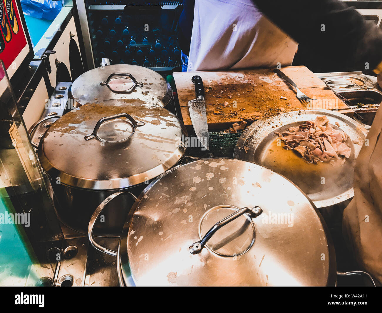 Untidy kitchen cooking hi-res stock photography and images - Alamy